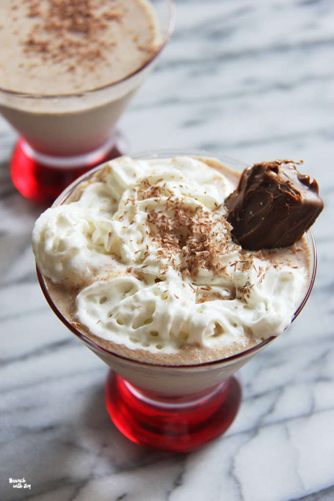 SNICKERS® Shake - Ketchup with Linda