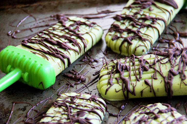 Healthy Avocado Popsicles to cater to your sweet tooth.
