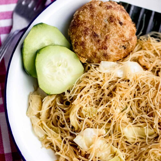 One-Pot Bihun Goreng Kampung recipe you need to try!