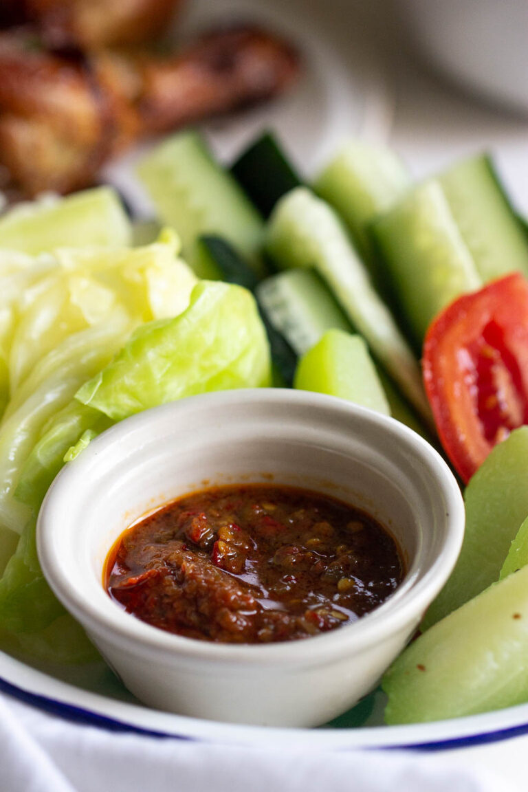 Learn how to prepare lalapan Sunda - a simple vegetable dish