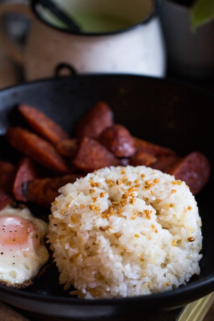 Easy to make garlic fried rice (sinangag) recipe with leftover rice!