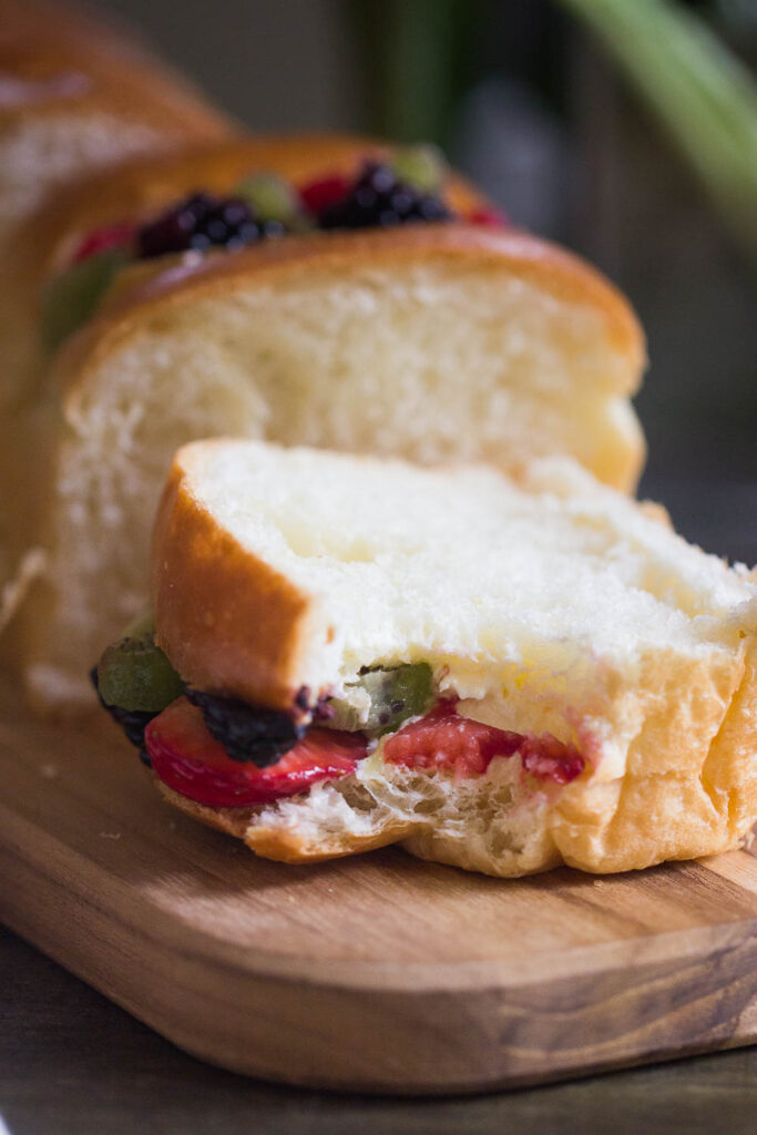 Quick, easy, and creamy Japanese fruit sandwich (fruit sando)